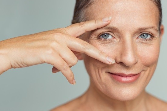 Peau mature : Comment retarder le vieillissement cutané ? - Conseils