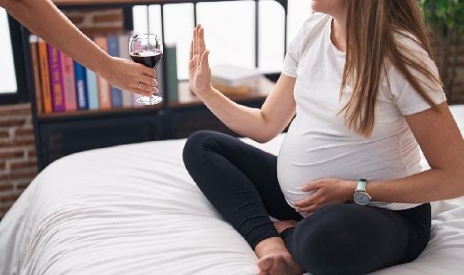 Zéro alcool pendant la grossesse et l'allaitement : il faut progresser
