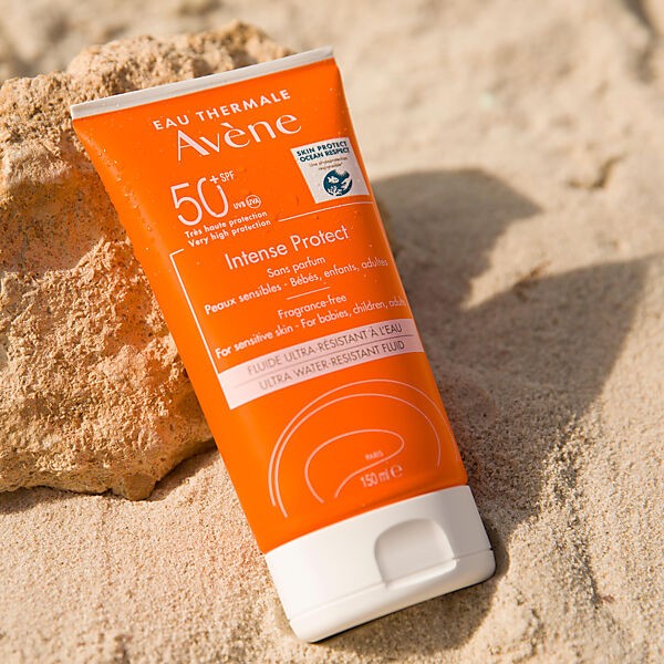 Avène Intense Protect fluide solaire SPF 50+ - Résiste à l'eau, peau sensible